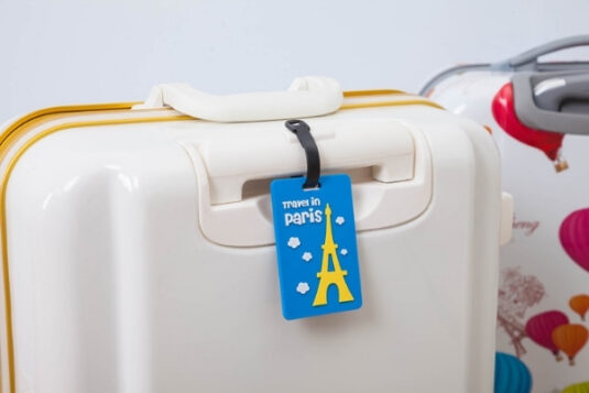 Name tag là gì? Ứng dụng của Name tag trong quà tặng doanh nghiệp